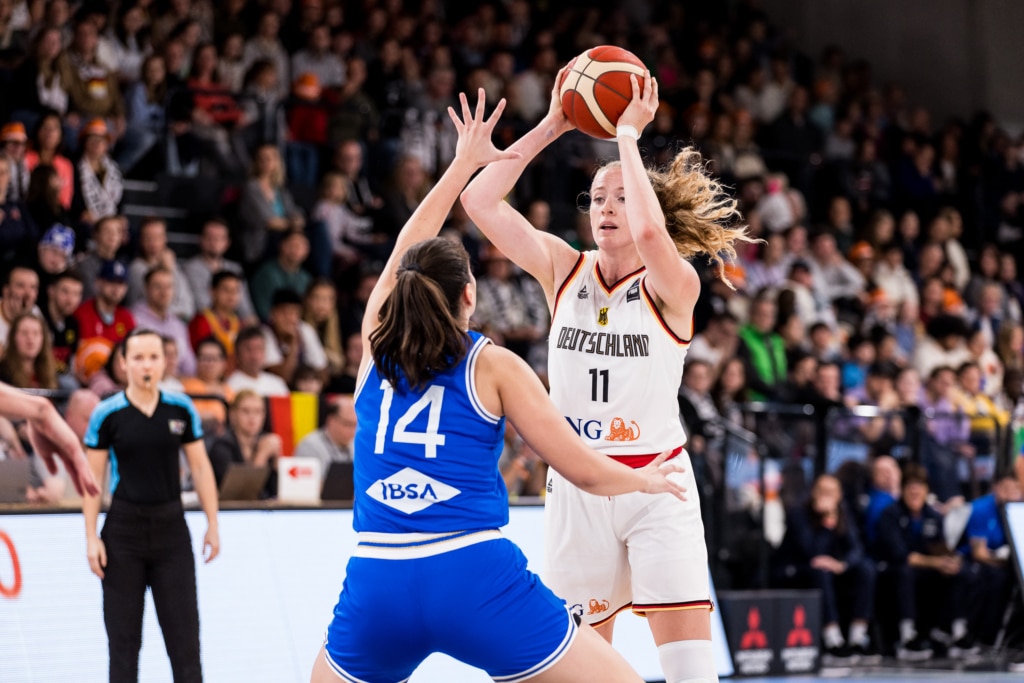 Basketball: Deutsche Damen kämpfen um historisches Olympia-Ticket ...